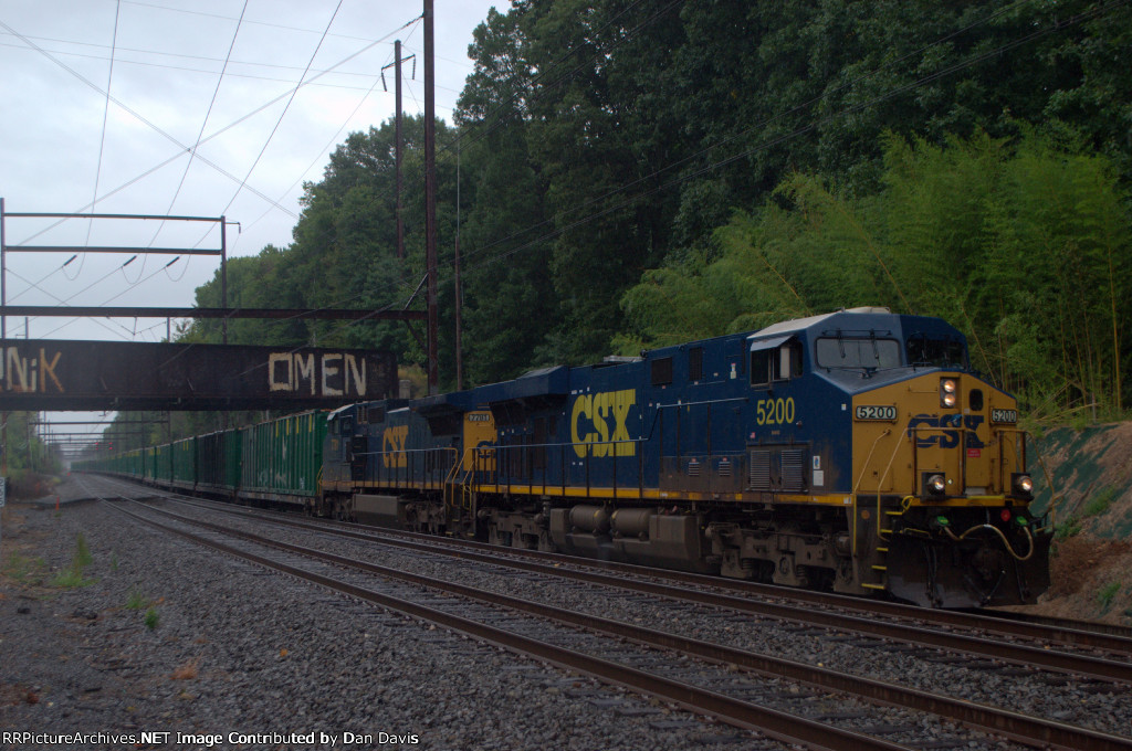 CSX ES40DC 5200 leads Q703-12